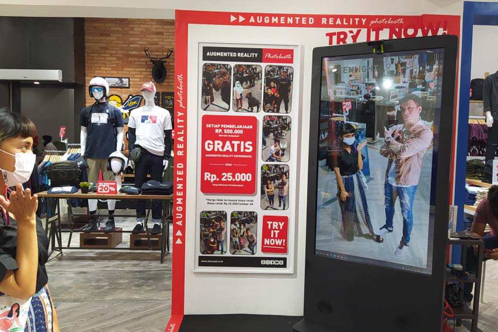 Augmented Reality Photo Booth Bantu Naikan Brand Awareness